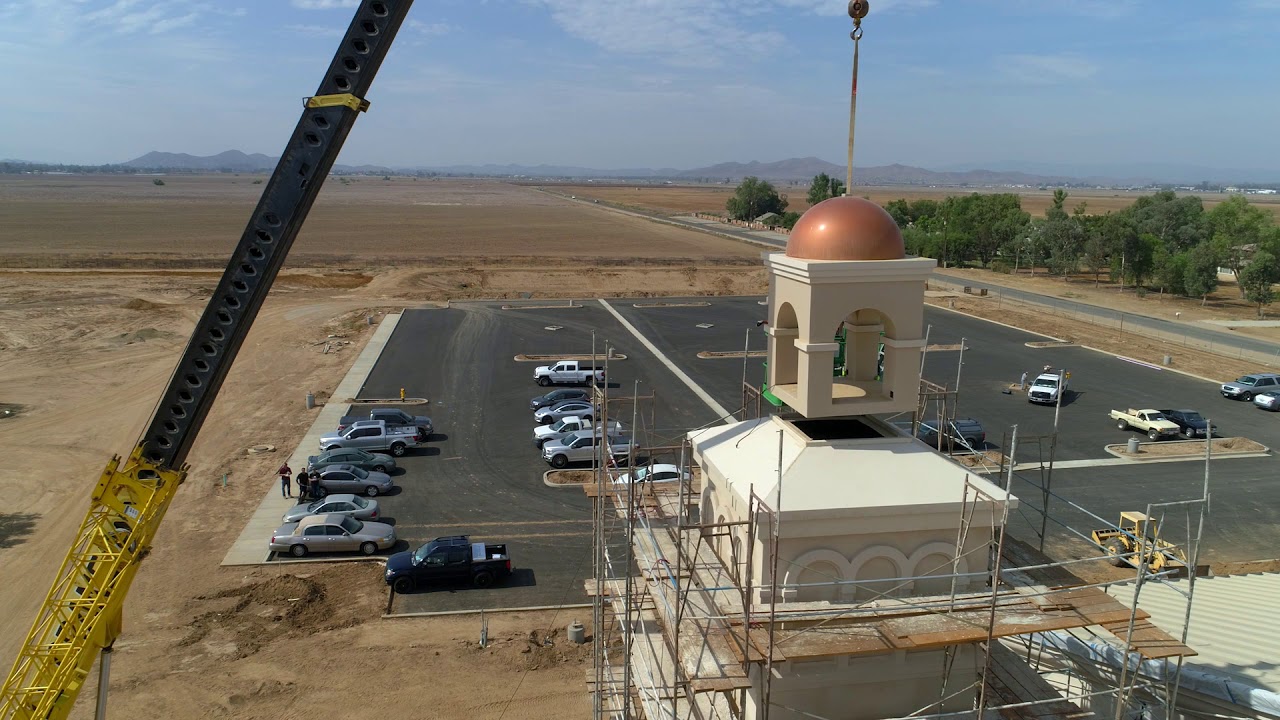 St James Church: Lifting the Cupola onto the Tower, July 18, 2018 - YouTube