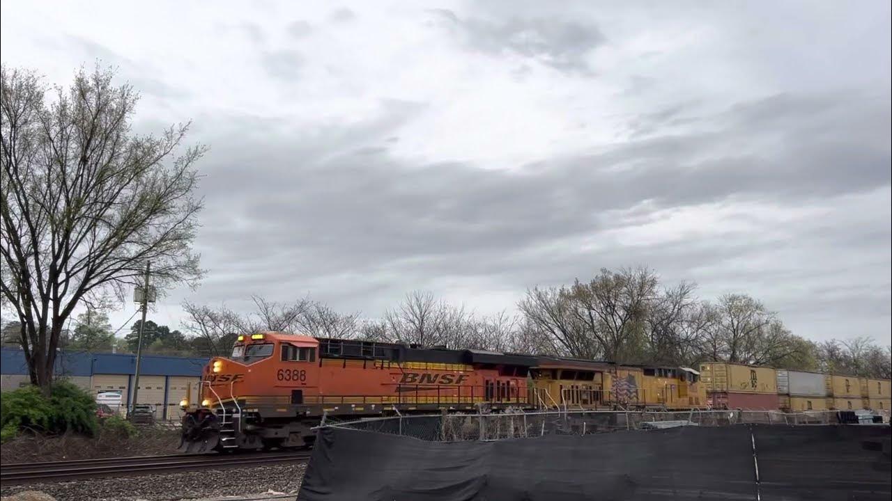 BNSF ES44AC 6388 w/ Sharp K5HL Leads NS 15T-31 on 3/31/23 - YouTube