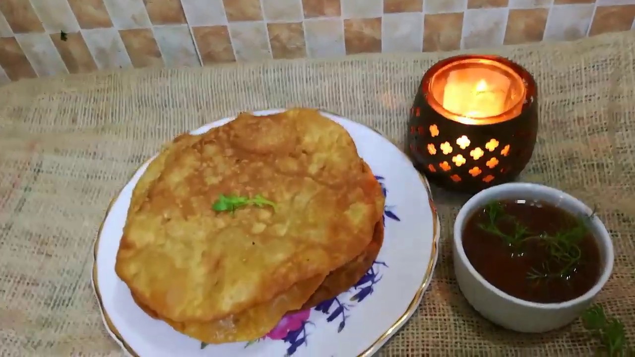 Homemade papri with wheat flour || papri recipe by iqra's kitchen - YouTube