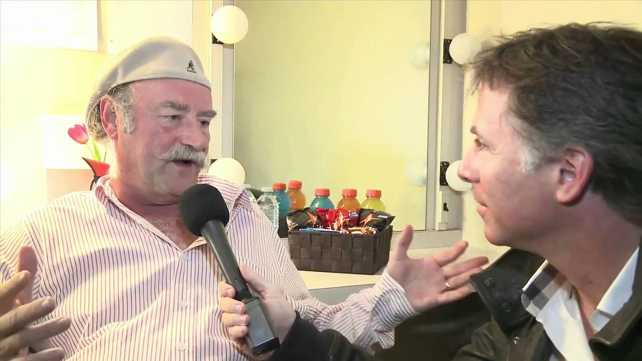 Revive's David Downer Sits Down with Canada Sings - YouTube