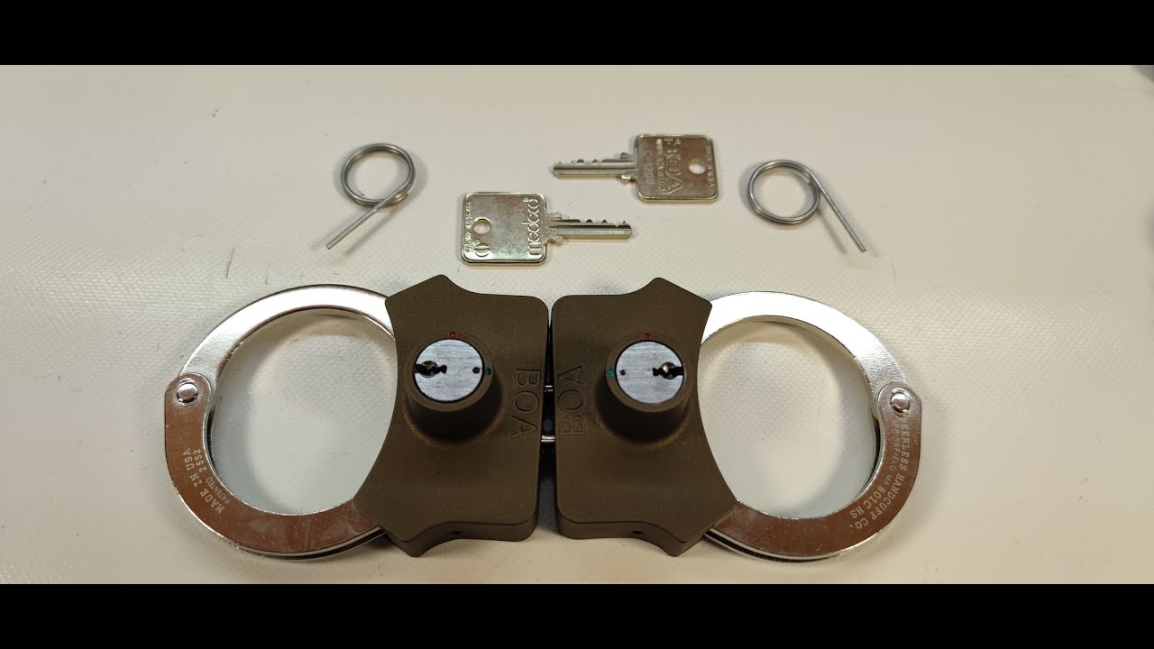Peerless Model 801 High Security BOA Medeco dunkelgruen Handcuffs High ...