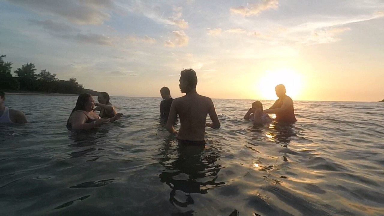 Chicken fight at Talisayin Cove - YouTube