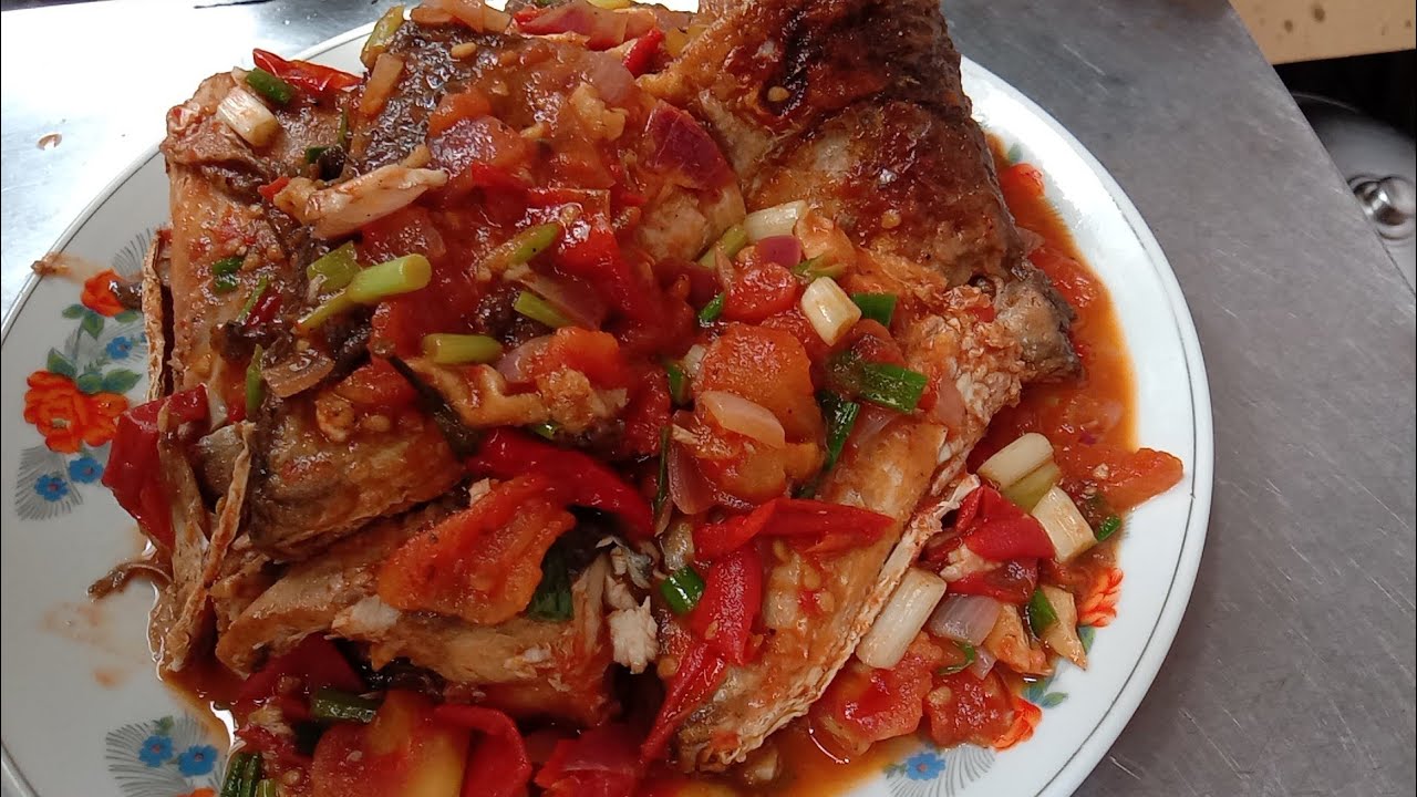 HOW TO COOK MILKFISH HEADS - YouTube