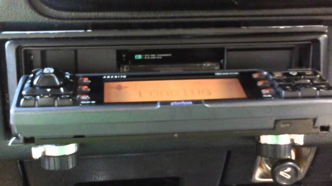 Old School Clarion ARX9170 Head Unit (Australia and New Zealand) - YouTube