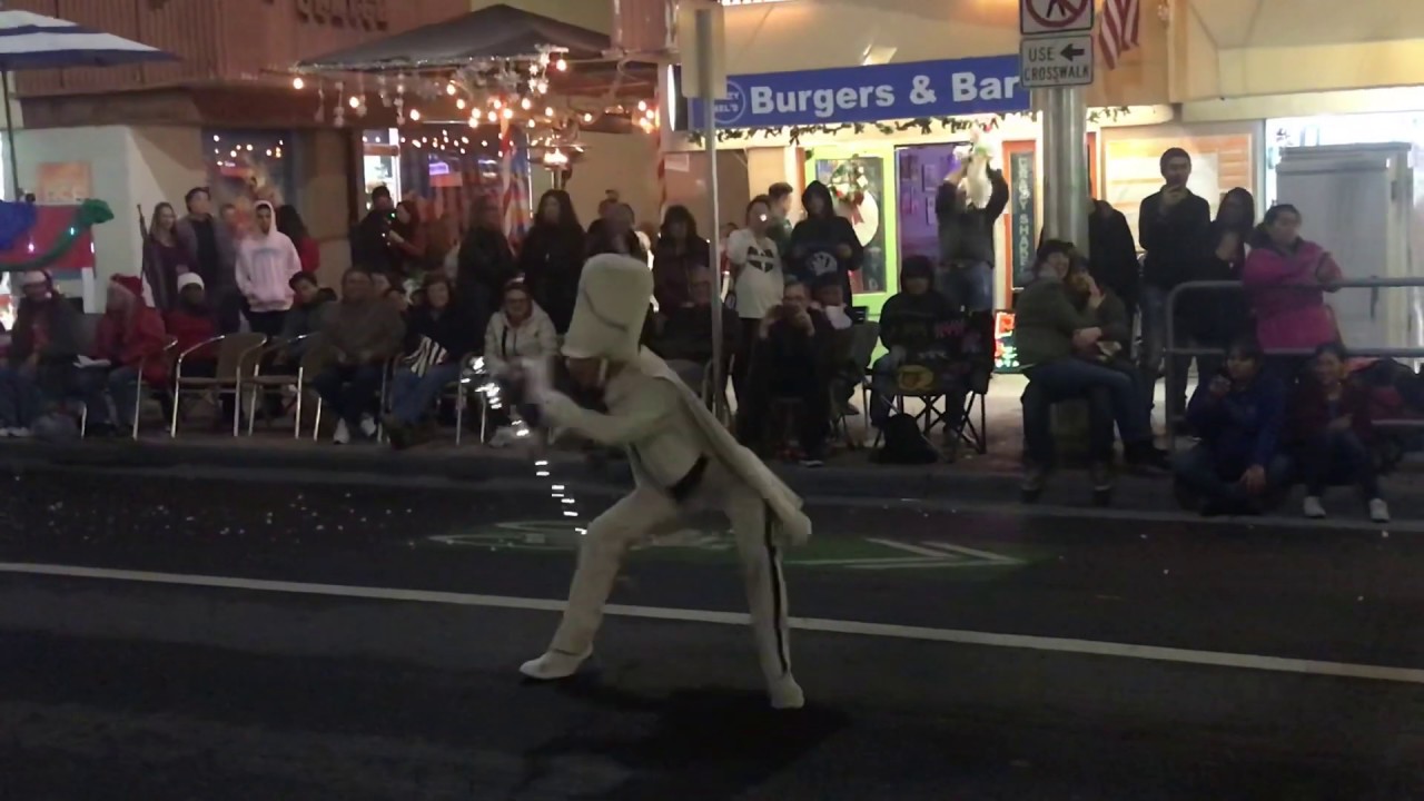 Compton marching band leader busts out crazy dance moves at Palm ...