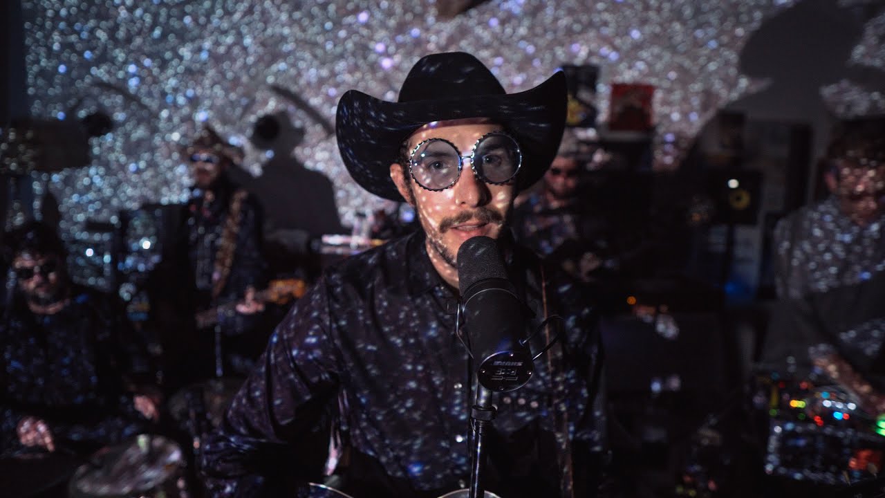 Garrett T. Capps & NASA Country - "Brand New Dance" (Live) - YouTube