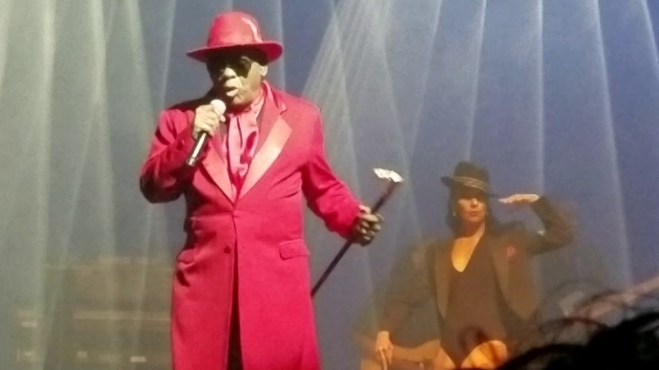The Isley Brothers 10/20/17 Mr. Biggs Medley - YouTube