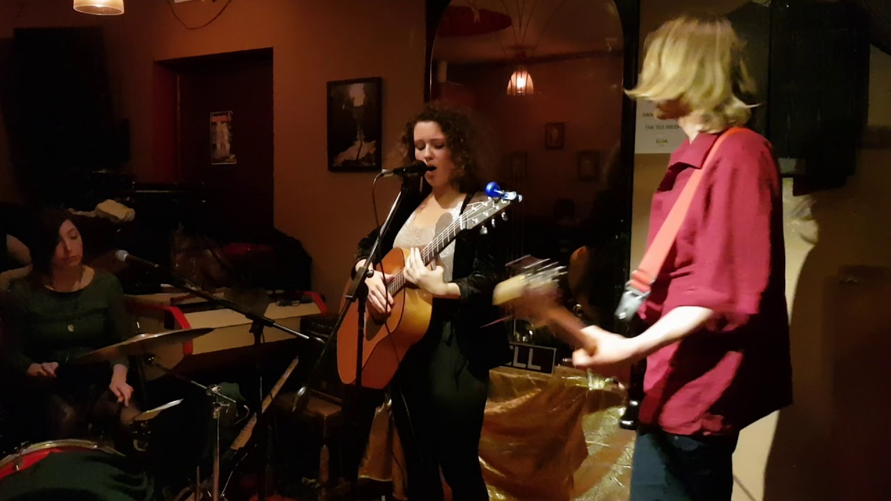 Hannah Lovell - Oh Sting | Loose Lips @ Biddle Bros - YouTube