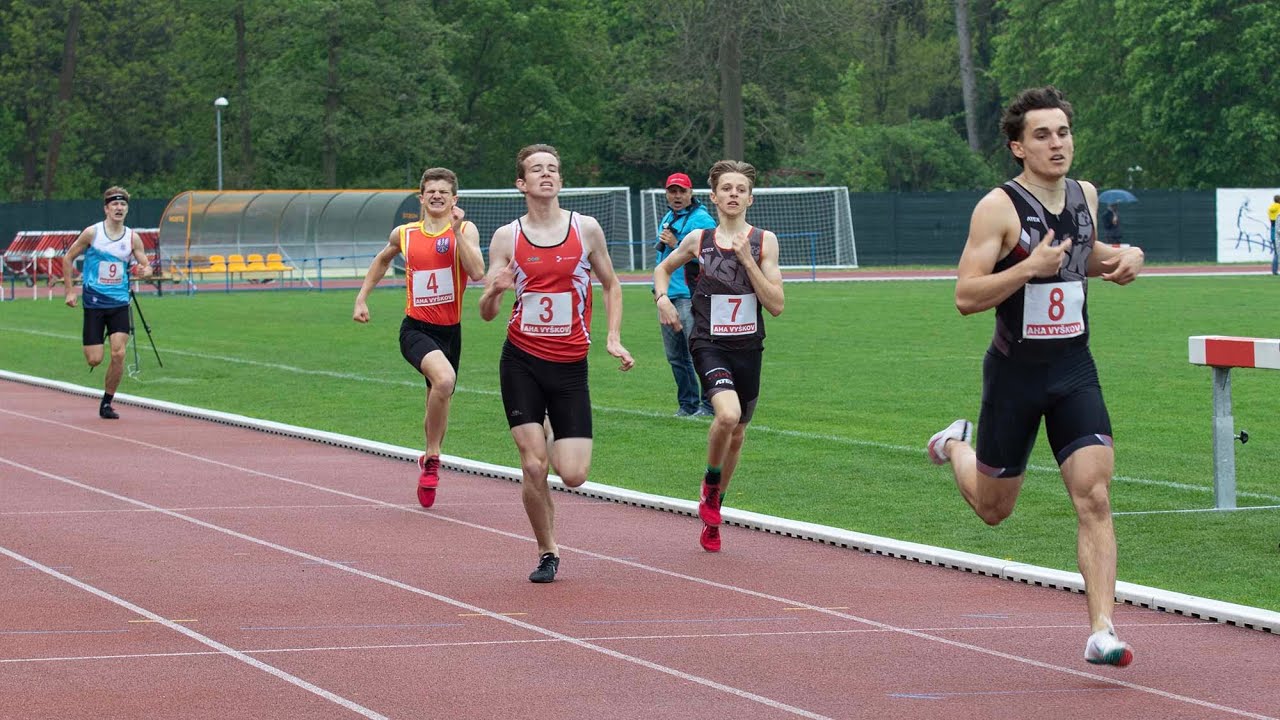 800m - 1:55.64 - VYŠKOV 2022 - ADAM KOSINA - YouTube