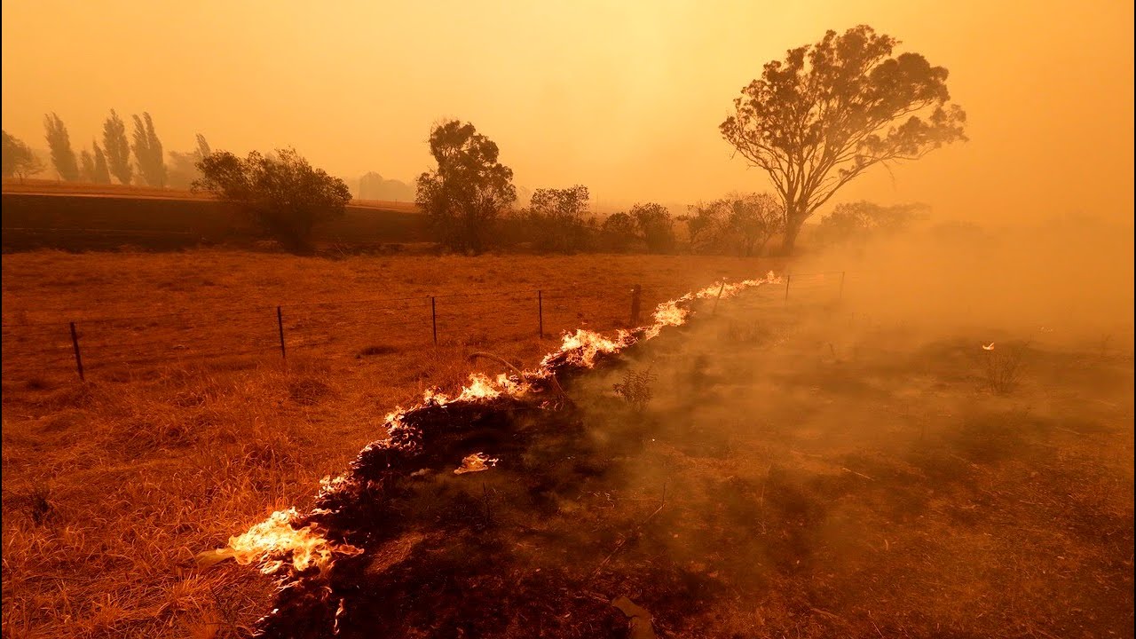 ACT remains on high alert over Orroral Valley fire - YouTube