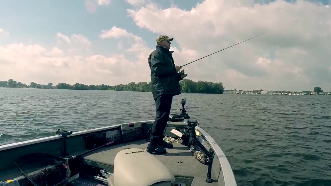 Relax fishing with follow the contours - YouTube