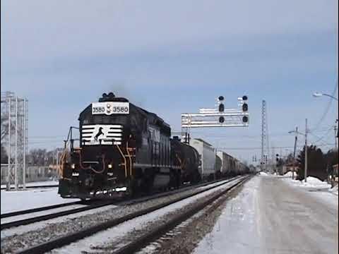 NS 3580 departs Bellevue and heads toward Fostoria - YouTube