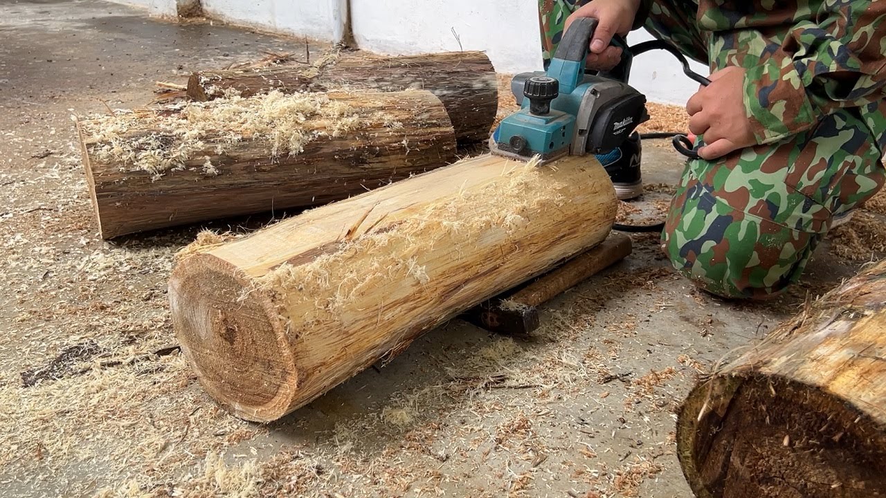 Woodworking Masterpiece With Strange Tree Stump // A Sturdy Wooden Table For The Garden To Look ...