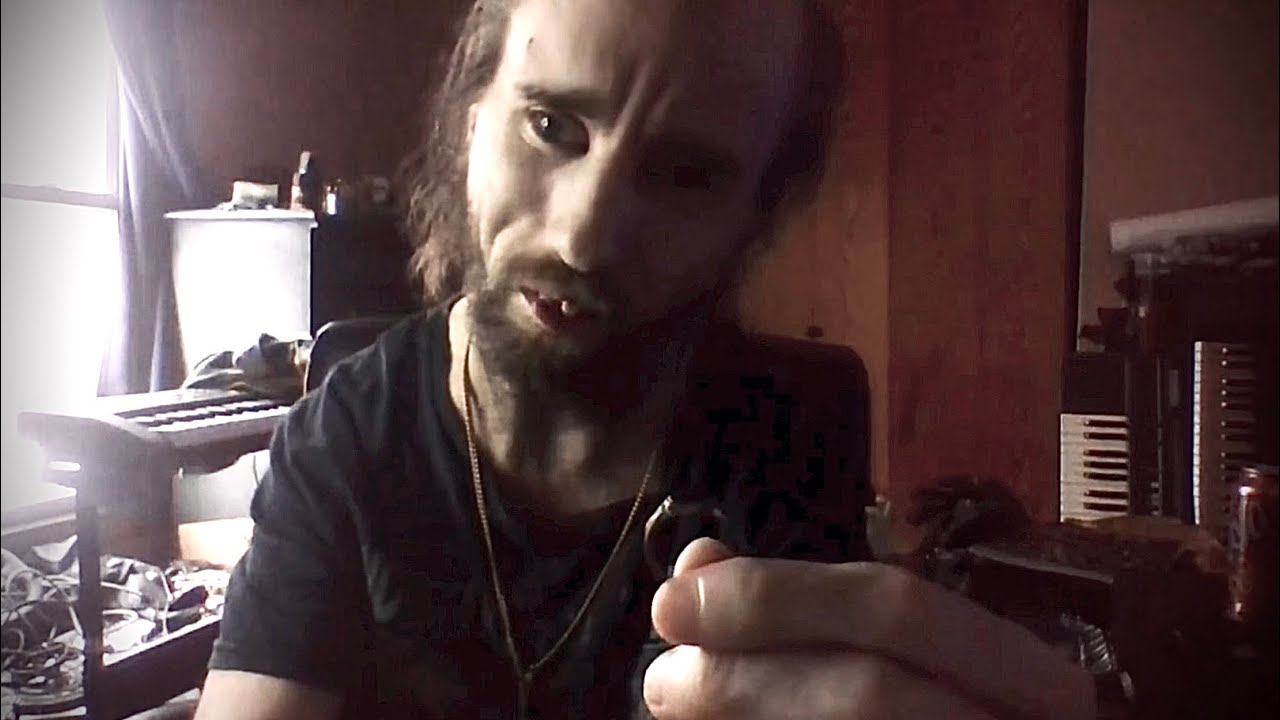 Cyraxx proposes to his troll girlfriend - YouTube