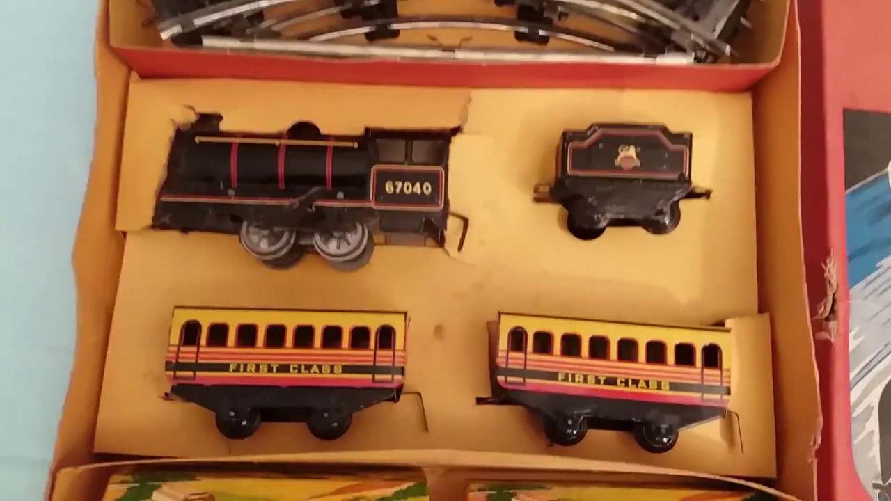 Tin toy train set - YouTube