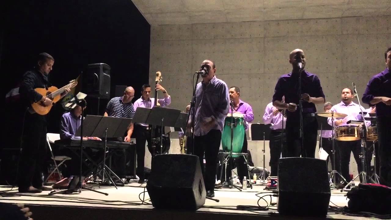 Charlie Aponte "Reluciente Sol" - YouTube