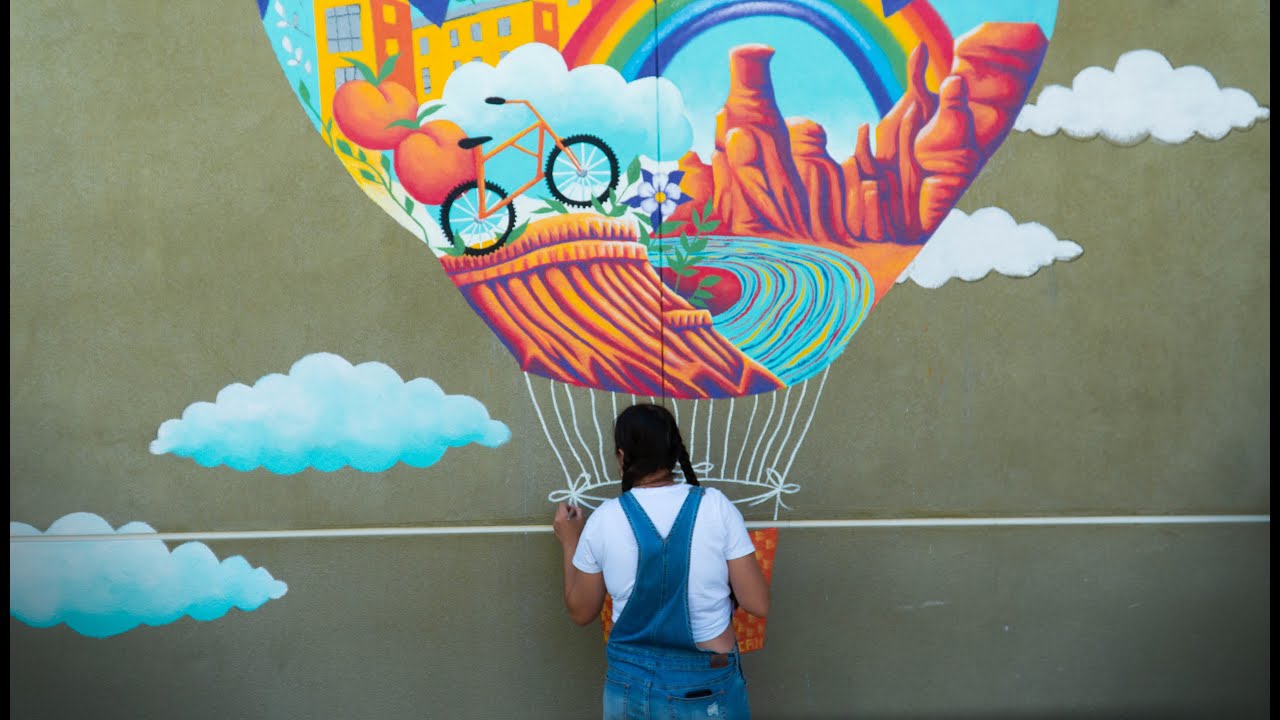 Projecting, Outlining and Painting a Mural - YouTube