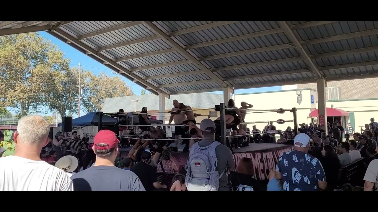 Wrestling match at Lodi Comic Con 2024 - YouTube