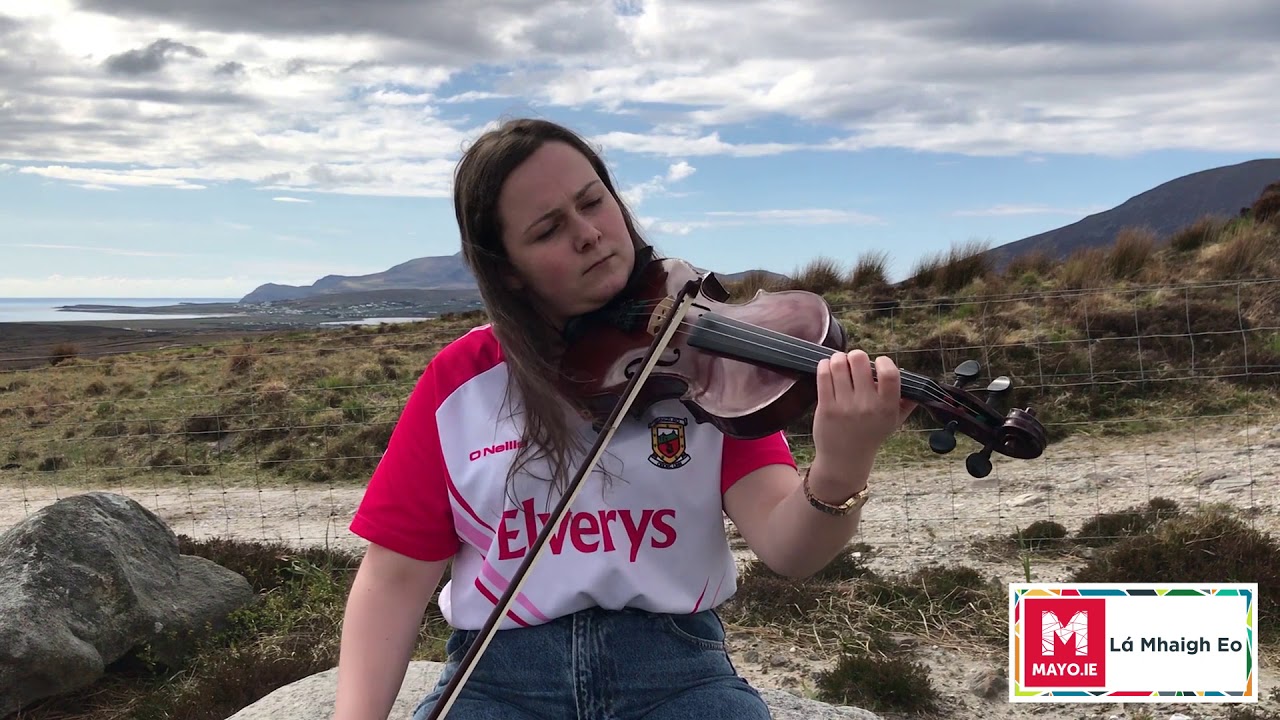 Lá Mhaigh Eo - Ceol binn álainn as Acaill le Roisín Nic an Ultaigh ...