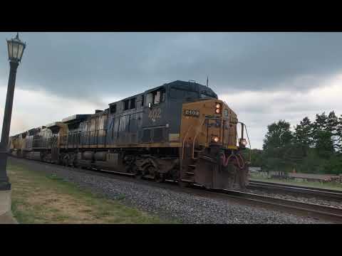 CSX 402 (C44-9W) headed Northbound! - YouTube