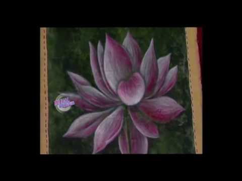 Adriana Chacón - Bienvenidas TV - Pinta sobre tela una Flor de Loto sobre Batik