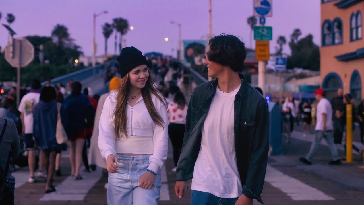 Bella Delle - Daydreams [Official Music Video] - YouTube