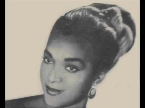 Hope Foye sings "All the Pretty Little Horses" - YouTube