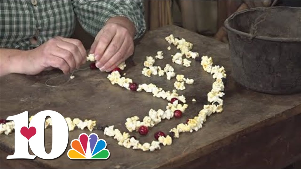 How to properly string your popcorn for Christmas decoration - YouTube