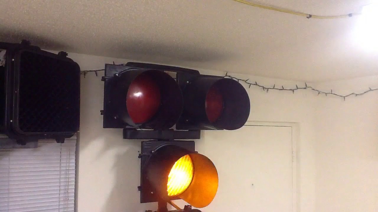 Hawk signal. - YouTube