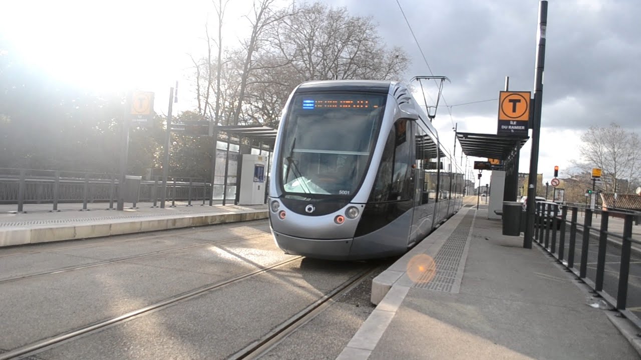 Toulouse : Présentation Ligne T1 du tramway [Citadis 302] Tisséo - YouTube