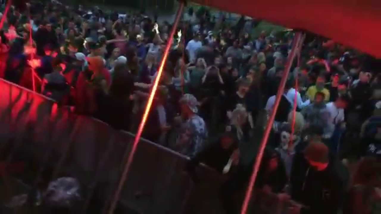 Dj Chunky Bizzle @NassFestival - Sika Studios stage - 2015 clip1 - YouTube