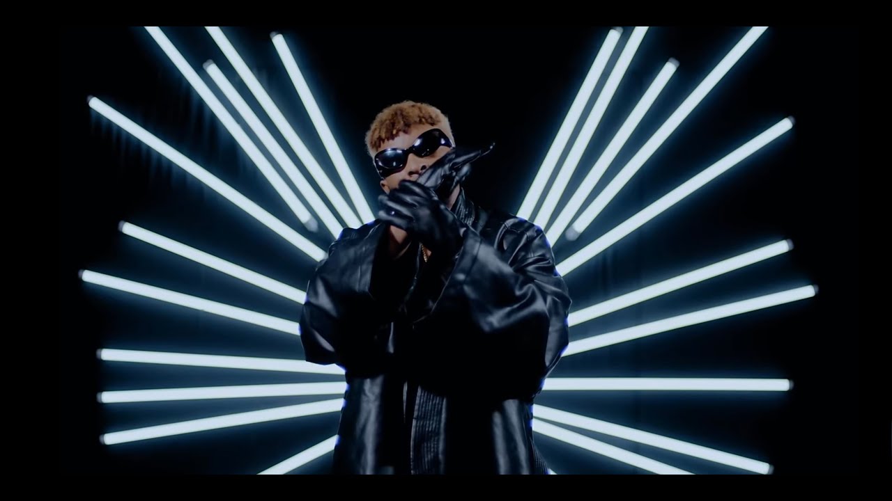 Robinio Mundibu - 1 Jour (Official Video) - YouTube