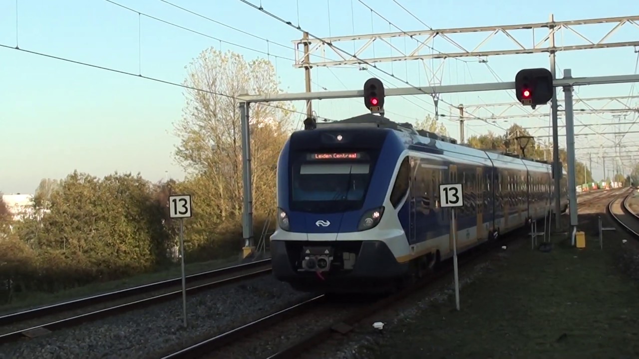 NS SNG komt aan in Hoofddorp (NL) (10-11-2019) - YouTube