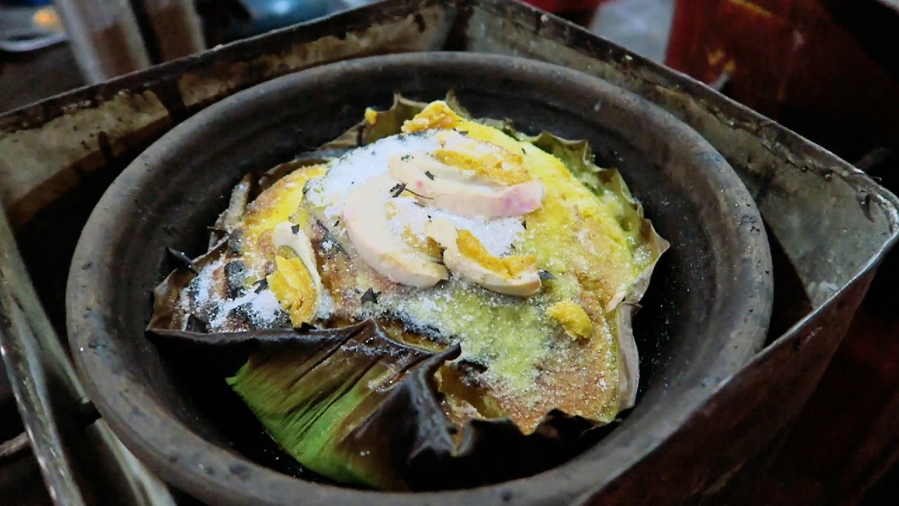 Philippines Street Food | BIBINGKA (HOT and FRESH from a Homemade Oven ...