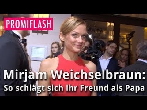 Mirjam Weichselbraun: So schlägt sich ihr Freund als Papa