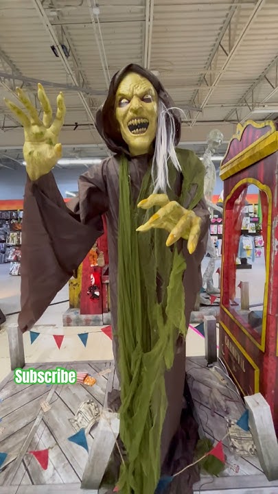 🎃 Jump Scare : Towering Tallulah the Witch animatronic from Spirit Halloween 2024 #animatronics ...