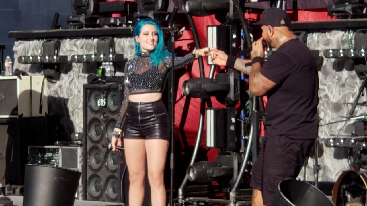 Bad Wolf w Diamante - YouTube