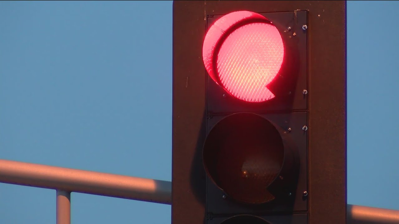 Traffic Tuesday: Overnight Flashing Lights - YouTube