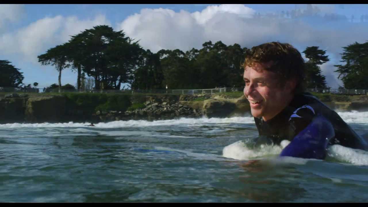 Chasing Mavericks - Official® Trailer 1 [HD] - YouTube
