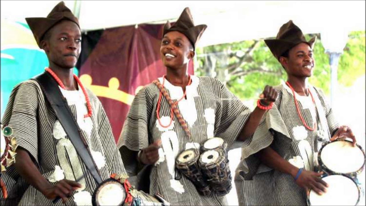 Airatu isawu and her waka group - late adekunle fajuyi - YouTube