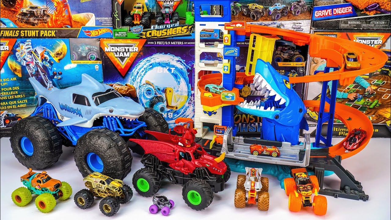 Monster Jam Collection Unboxing Review | Monster Jam Grave Digger ...