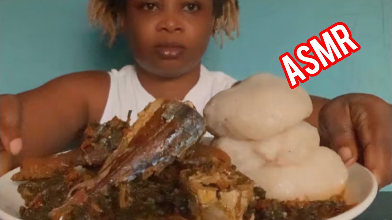 AFRICAN ASMR/MUKBANG EATING FINGER LICKING WHITE AMALA FUFU WITH ...