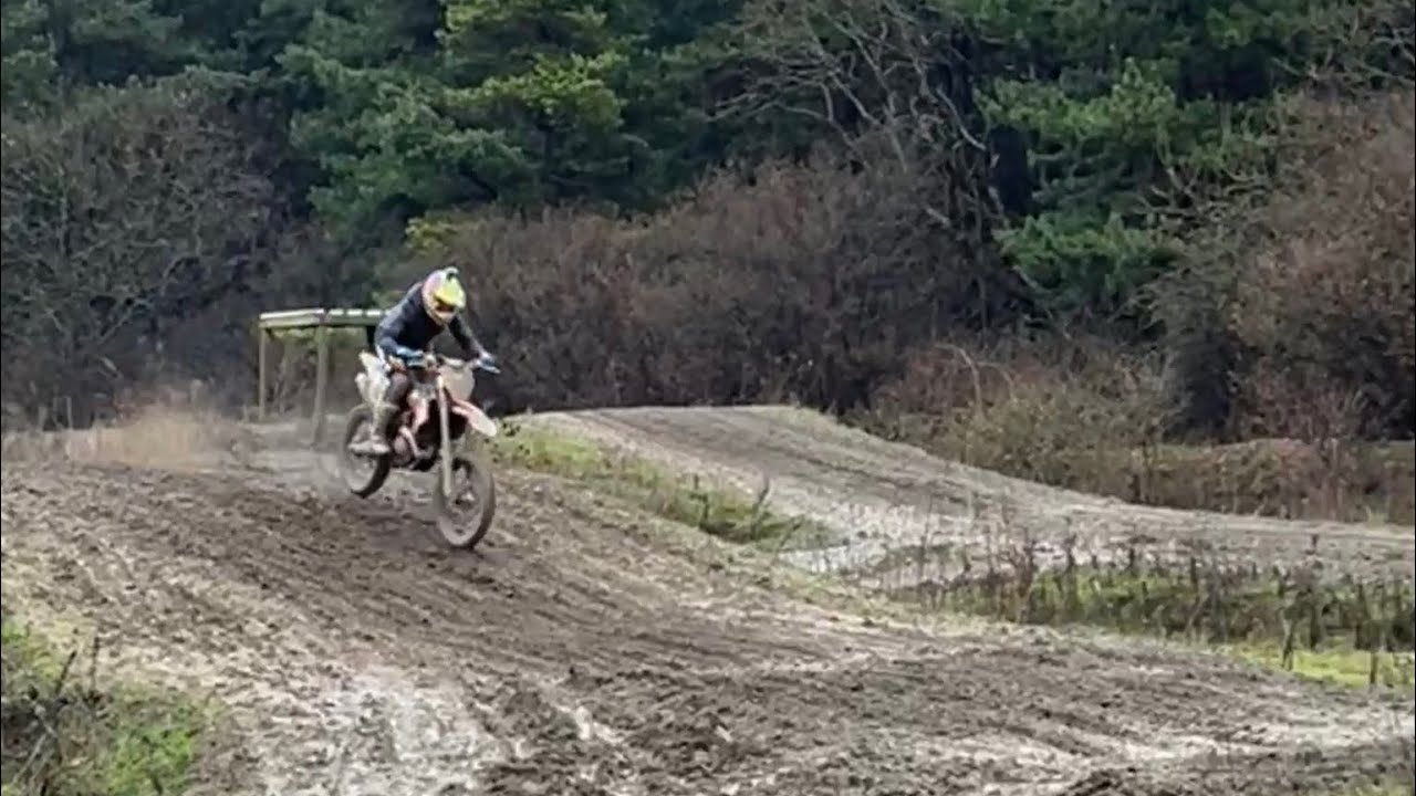 Micklefield MX 31.12.2022 very wet day, tough going. On track 1min an ...
