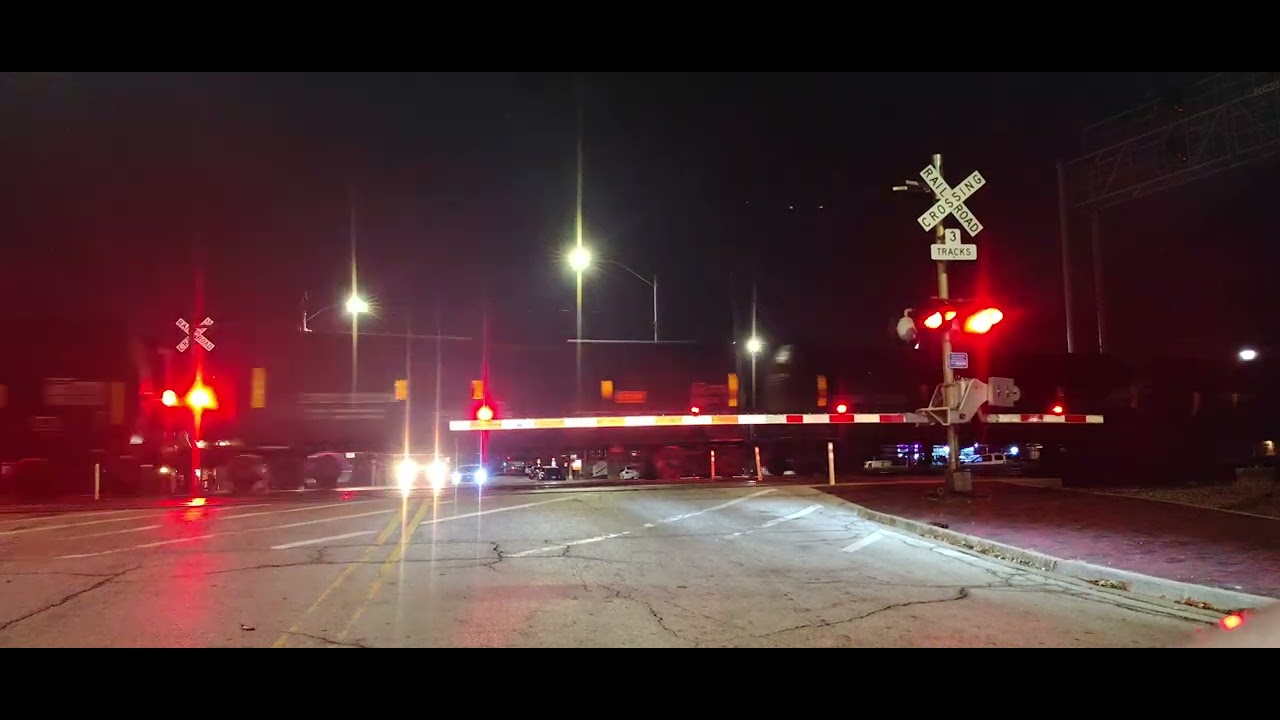 BNSF 7824 East - Brookfield, IL - YouTube