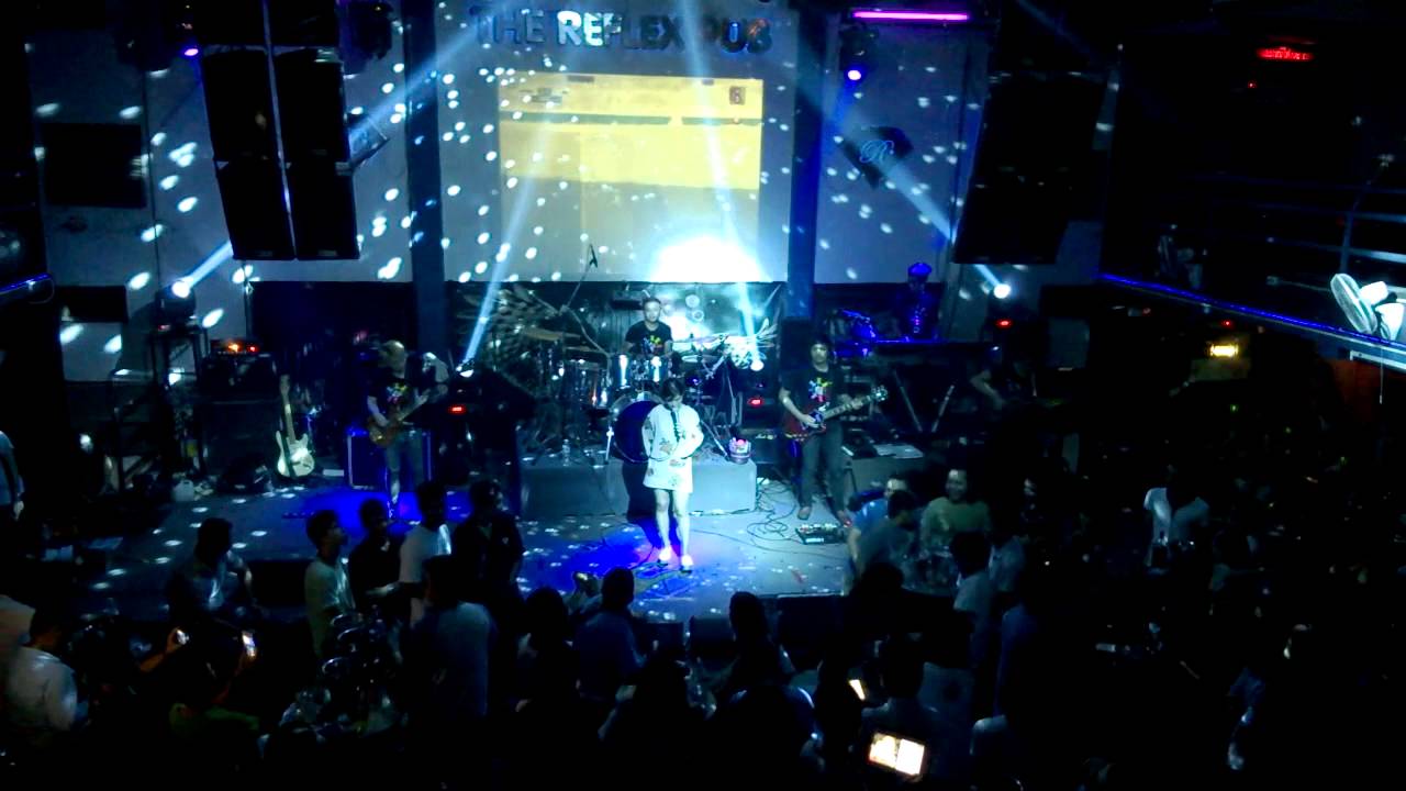 ความรักต้องการฉันใหม-ตุ๊กตา จมาพร live @ The reflex pub Yala - YouTube