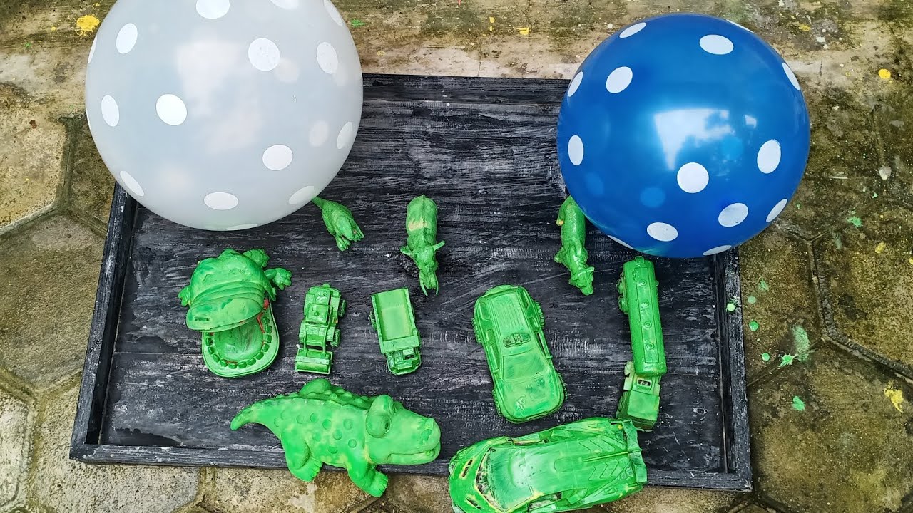 membersihkan Mainan mobil balap, Balon melerus, mainan hewan, mainan ...