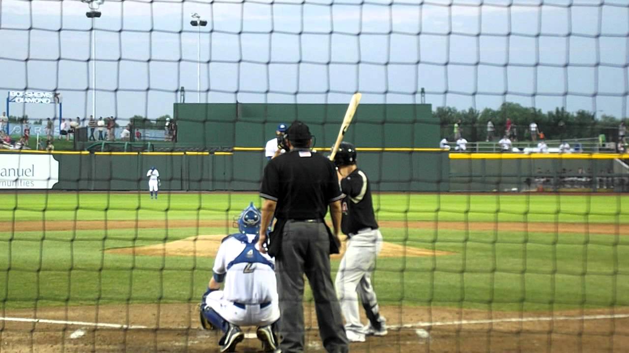 Mike Montgomery vs Adrian Cardenas Groundball Single 8/5/11 - YouTube