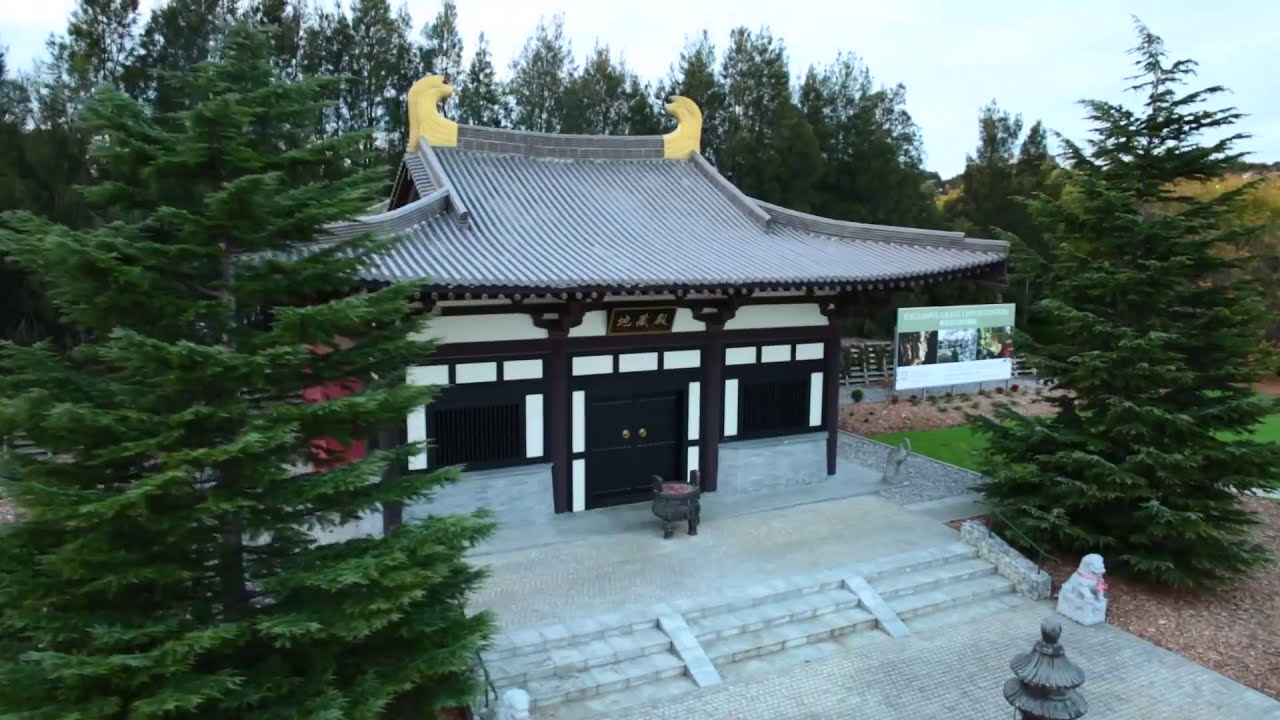 Song He Yuan at Springvale Botanical Cemetery - YouTube