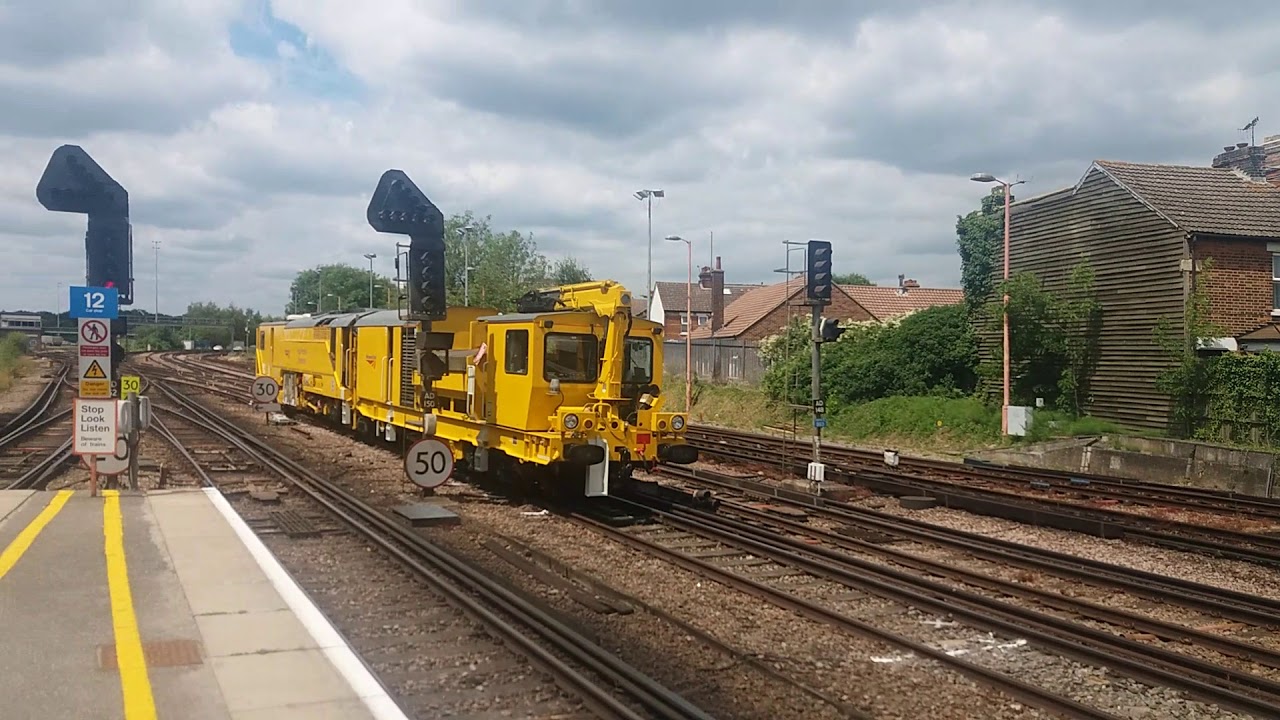 DR 80303 MUTI PURPOSE STONEBLOWER THROUGH TONBRIDGE 06/07/19 - YouTube