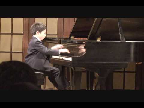 Elliot Wuu plays Bear Dance by Bartok - YouTube